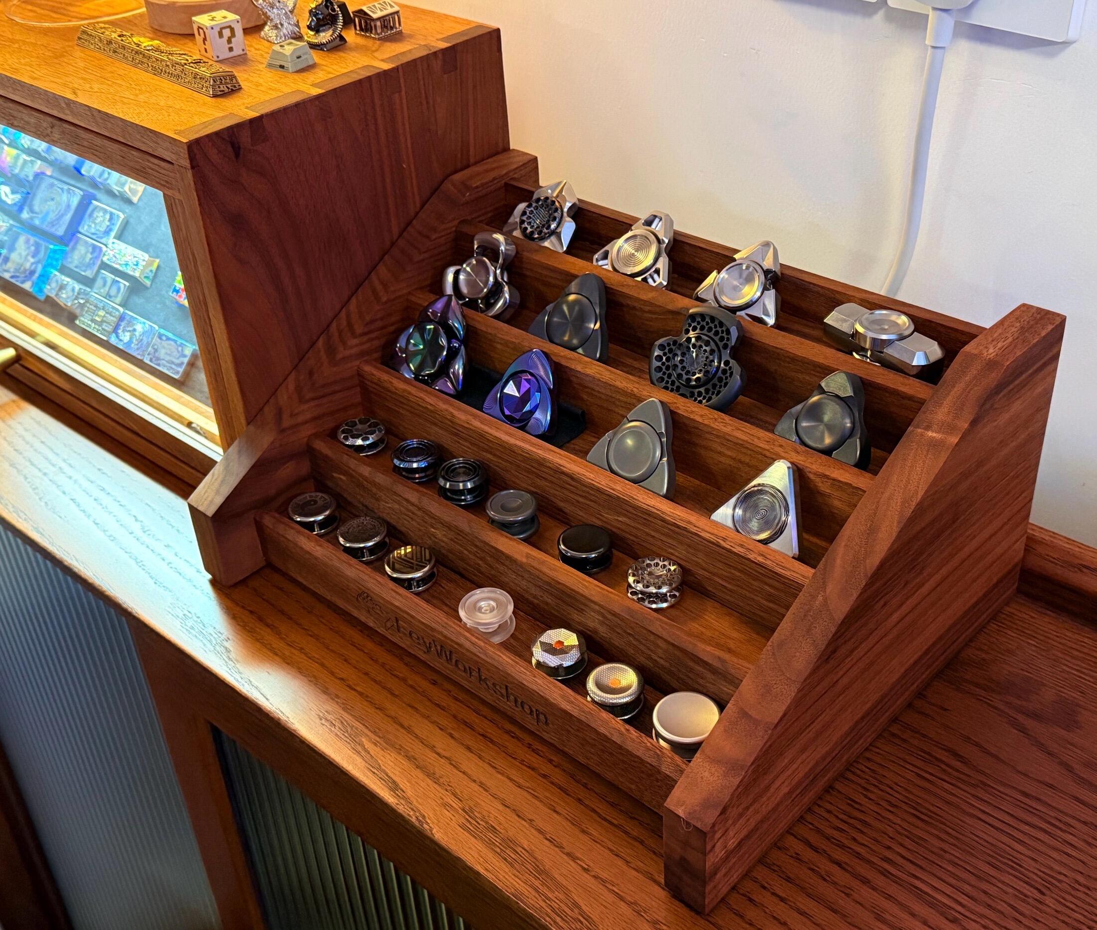 Fidget Spinners in the Office: Reduce Stress & Boost Focus at Work ...
